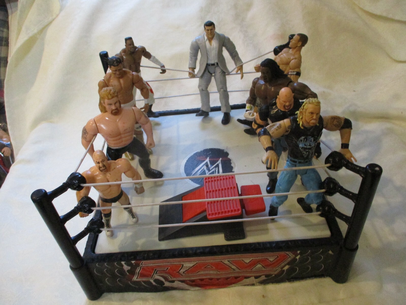 Yahoo!オークション - WWE NWO WCW RAW Wrestling Ring 8 Figures and ...