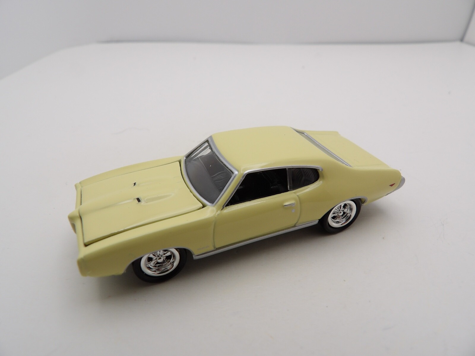 日本代購代標第一品牌【樂淘letao】－1969 PONTIAC GTO 2005 JOHNNY LIGHTNING MUSCLE CARS U.S.A. 1:64 DIE-CAST 海外 即決