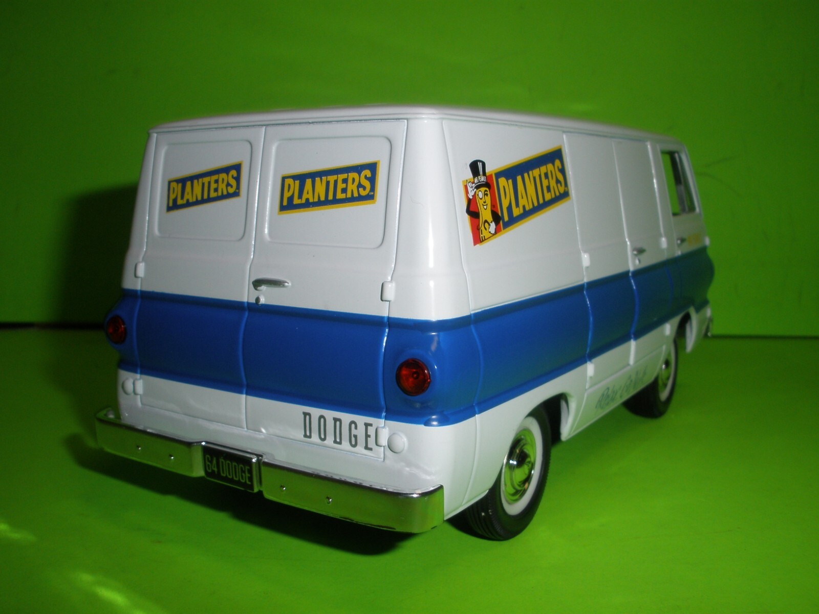 日本代購代標第一品牌【樂淘letao】－PLANTERS PEANUTS 1964 DODGE A100 VAN TRUCK LIBERTY CLASSICS DIECAST COIN ...