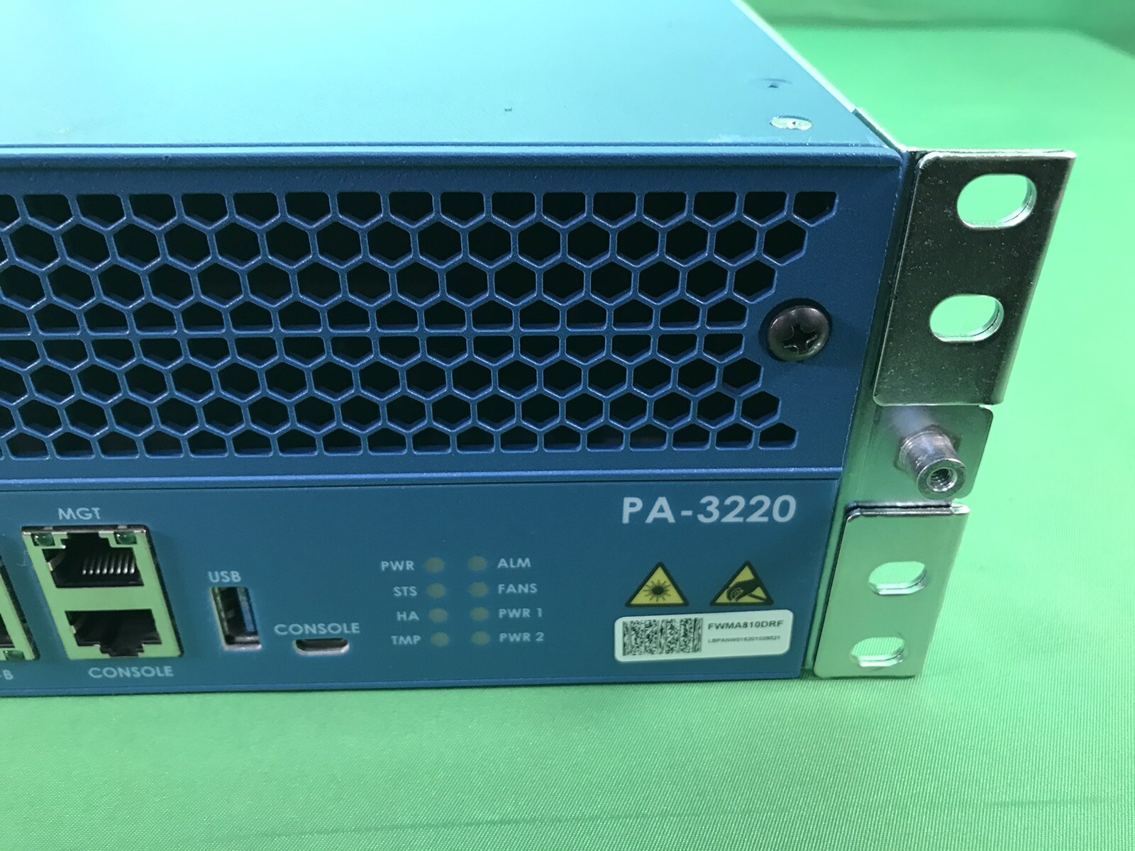 【樂淘letao】日本代購代標第一品牌－Palo Alto Networks PA-3220 Next-Generation Firewall. USED 海外 即決
