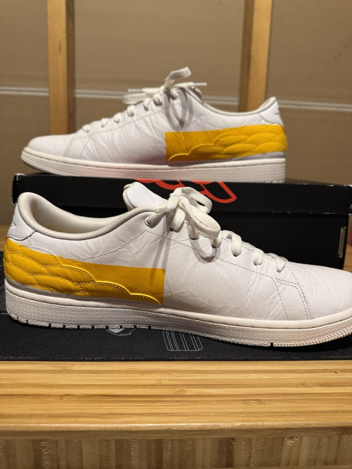 日本代購代標第一品牌【樂淘letao】－32cm(US14) - エアジョーダン 1 Centre Court ユニバーシティ ゴールド 海外 即決