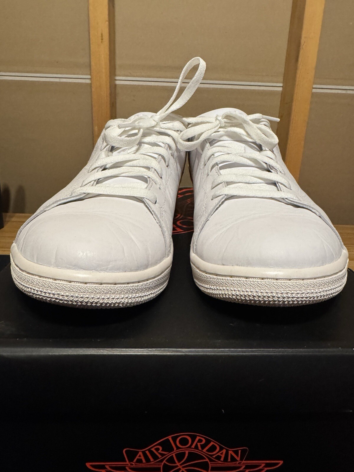 日本代購代標第一品牌【樂淘letao】－32cm(US14) - エアジョーダン 1 Centre Court ユニバーシティ ゴールド 海外 即決