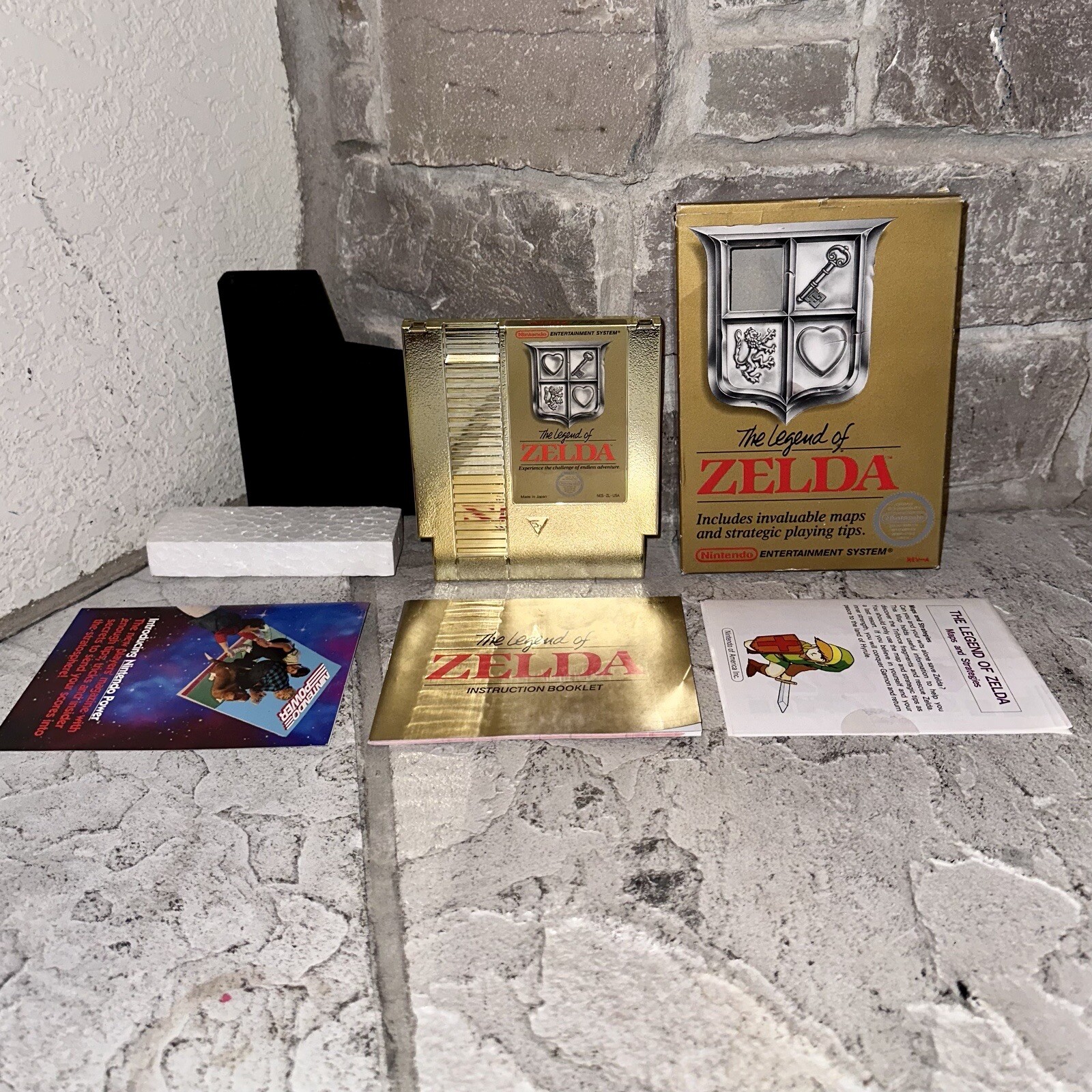 代購代標第一品牌－樂淘letao－Near Mint NES The Legend of Zelda CIB 3-Screw Gold Cart Box Manual Complete 海外 即決