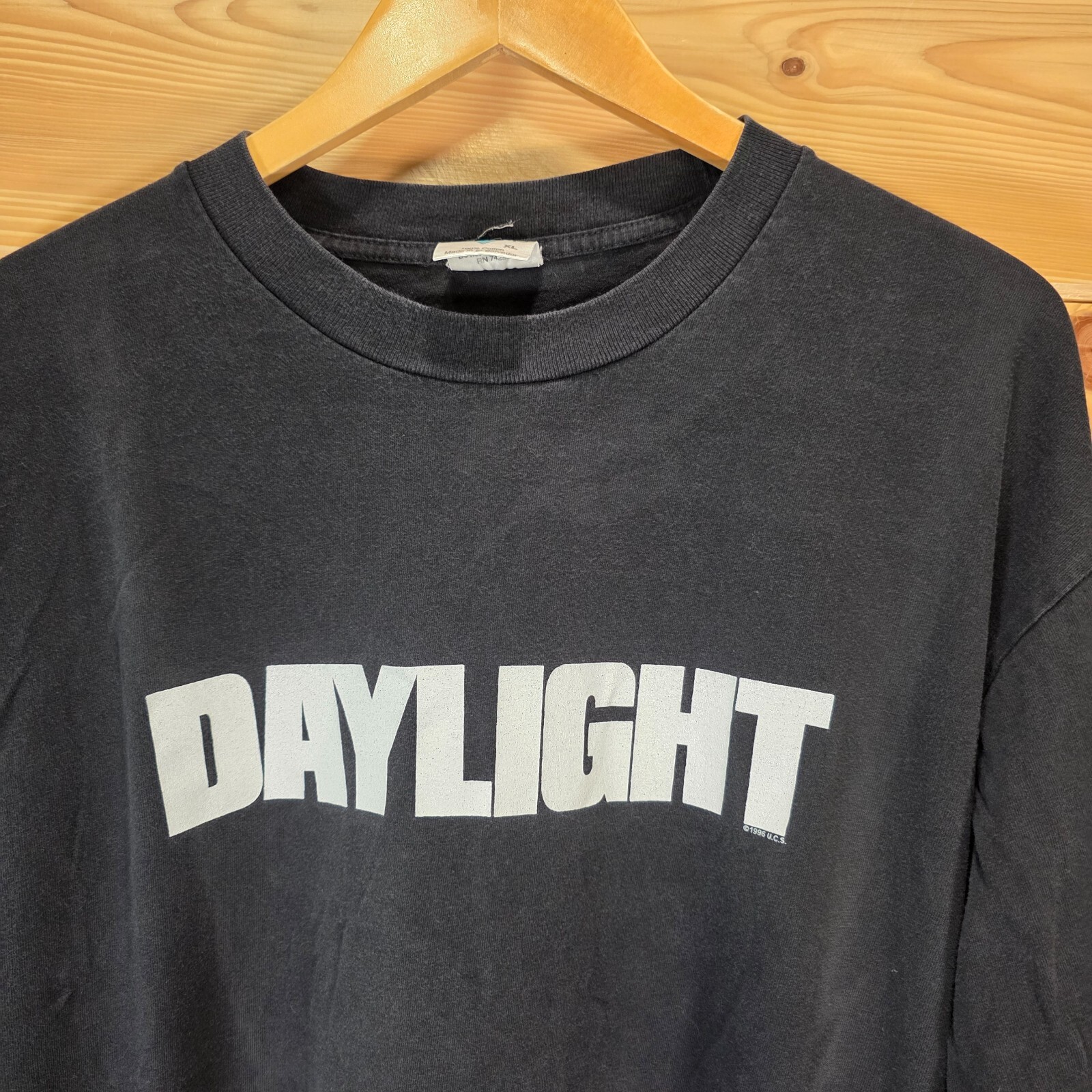日本代購代標第一品牌【樂淘letao】－VTG Daylight Movie Promo T Shirt Men XL 1996 Sylvester Stallone Fade ...