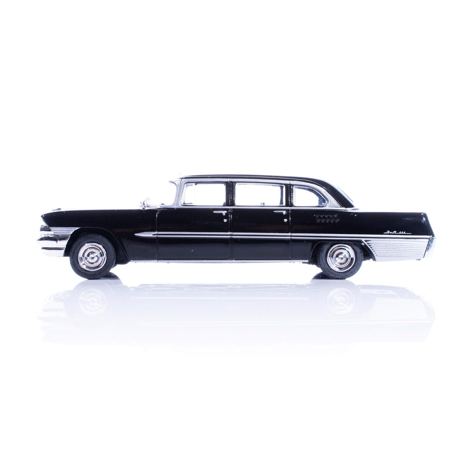 日本代購代標第一品牌【樂淘letao】－ZIL-111G Black Car Diecast Model 1:43 АL029B 海外 即決
