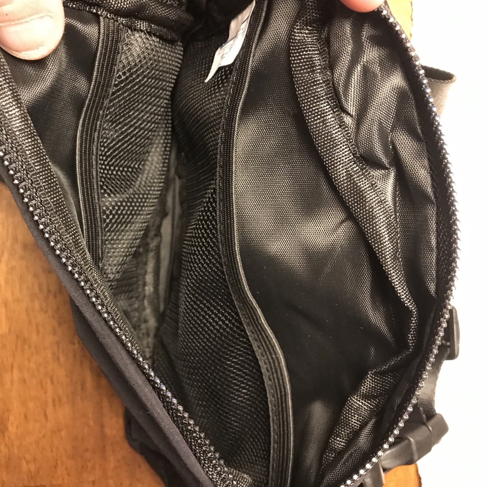 日本代購代標第一品牌【樂淘letao】－Minnesota Timberwolves Fanny Pack Black Sling Bag Adjustable 海外 即決