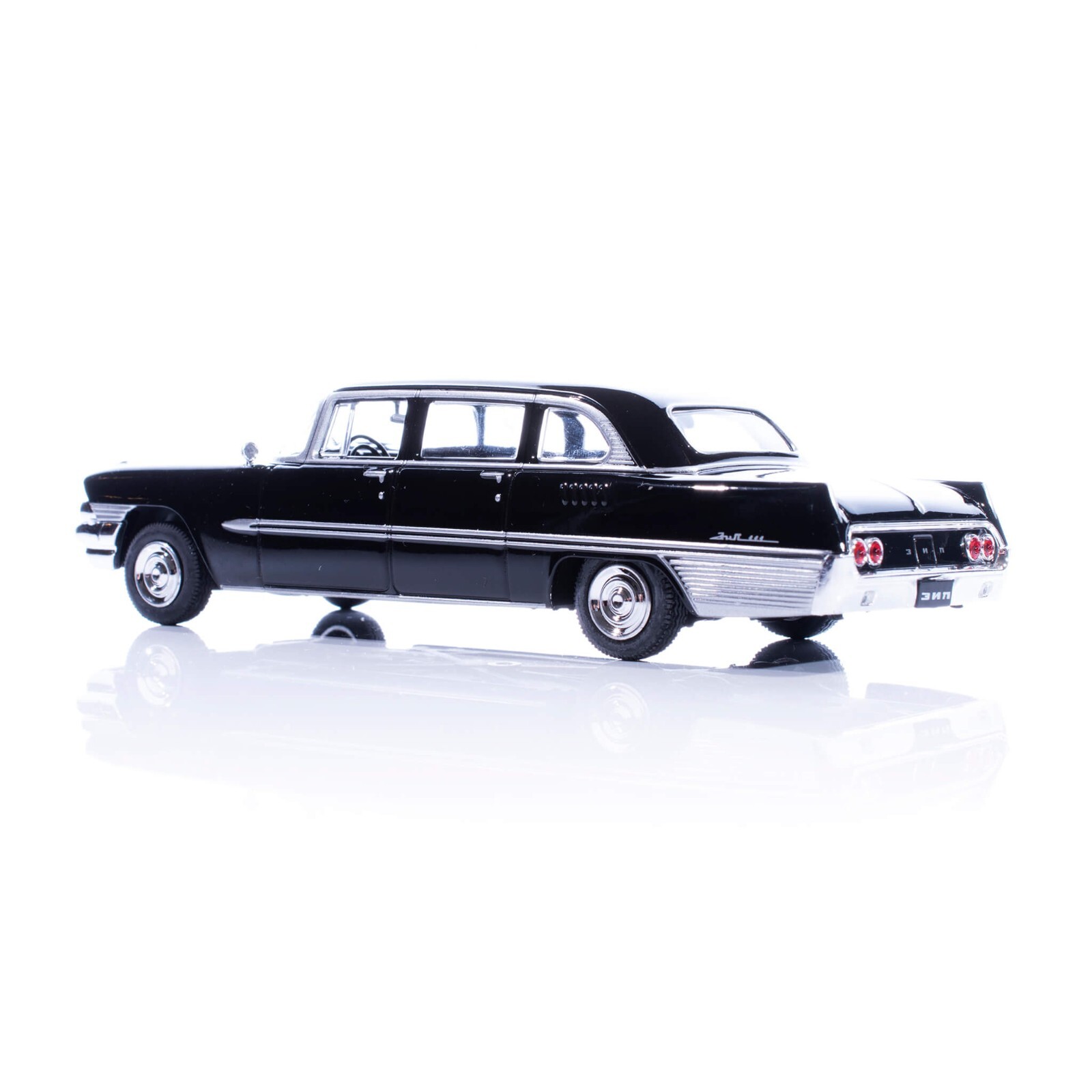 日本代購代標第一品牌【樂淘letao】－ZIL-111G Black Car Diecast Model 1:43 АL029B 海外 即決