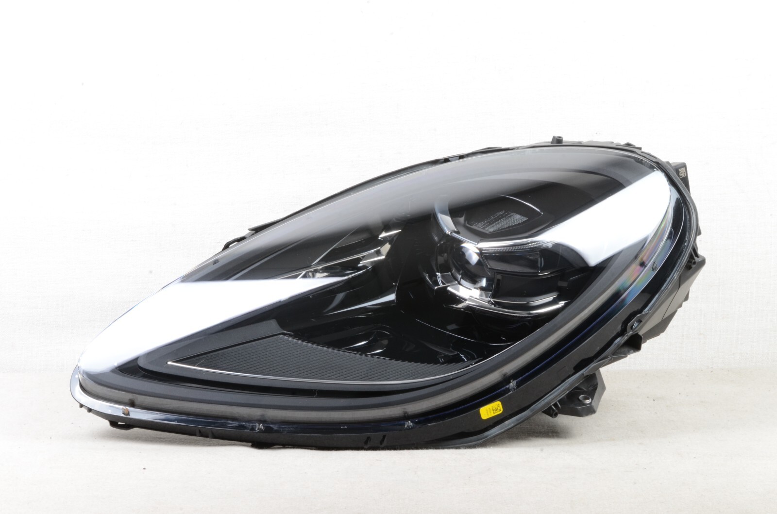 Mint! 2019-2022 Porsche Macan Headlight PDLS LED LH Front Left Driver Black OEMのeBay公認海外通販｜セカイモン