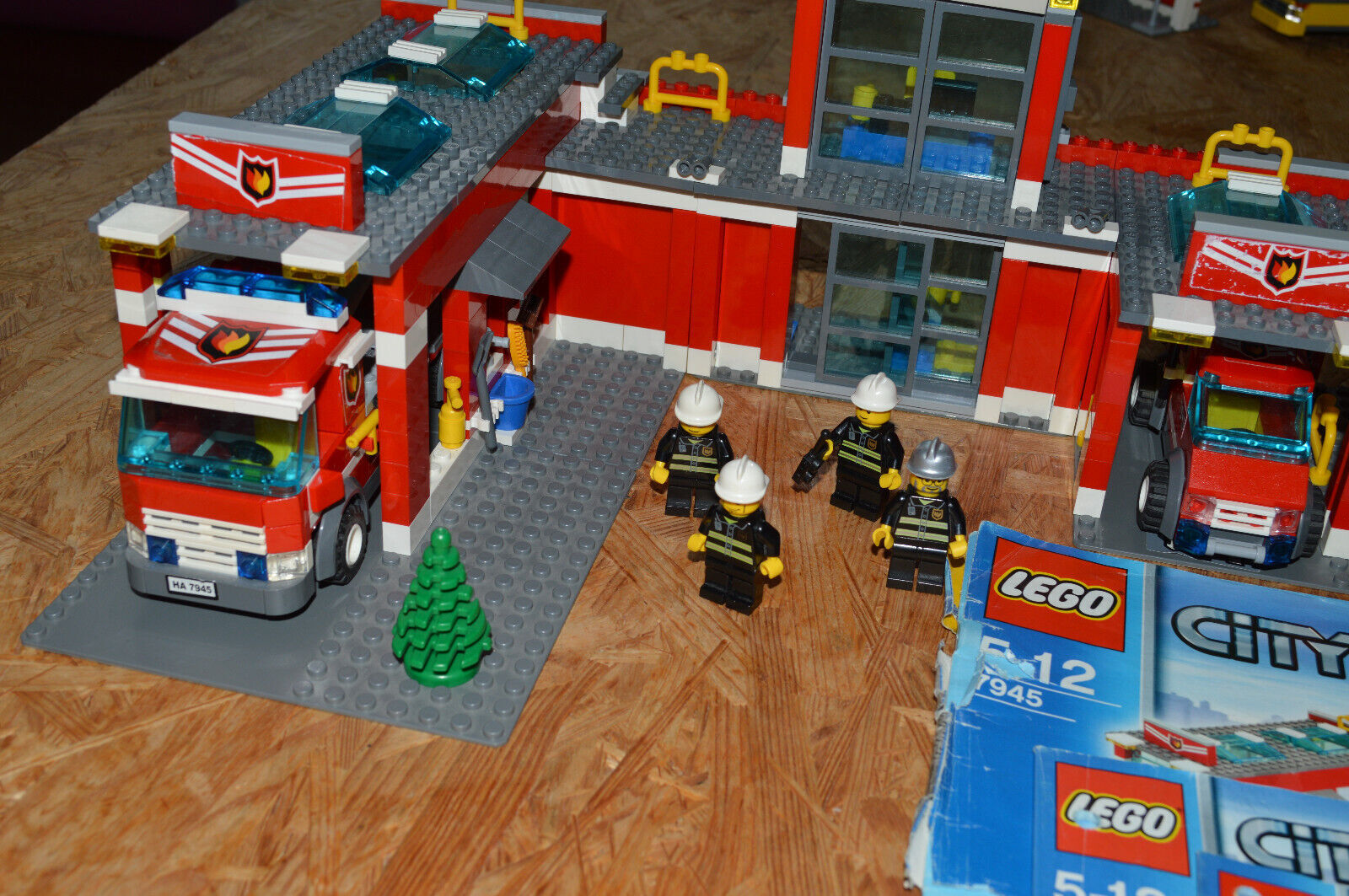 LEGO City: Feuerwehr-Hauptquartier (7945), komplett mit Anleitung! | eBay