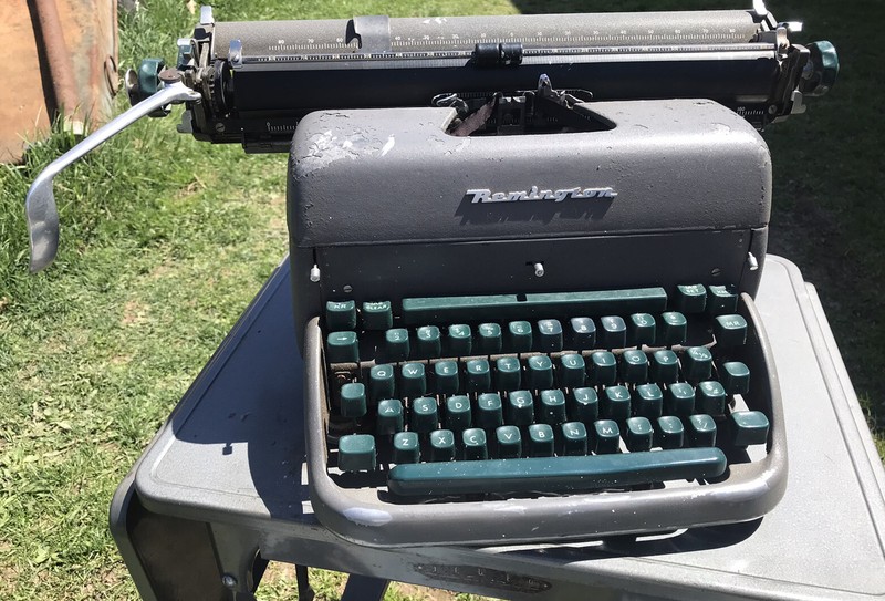 1953 Remington Super-Riter on the Typewriter Database