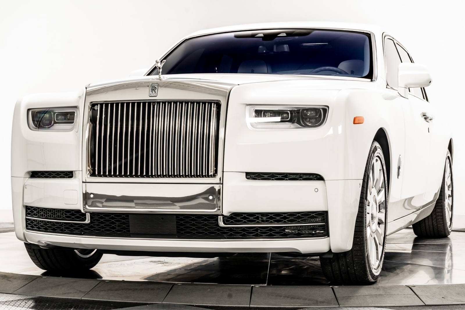 2021 Rolls-royce Phantom Sedan 6.75l Twin Turbo V12 563hp 664ft. Lbs. 8 ...