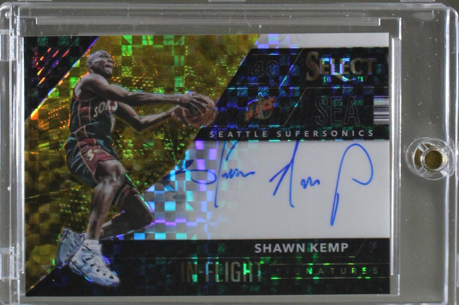 2016-17 Panini Select - In Flight Signatures Gold Prizm #7 Shawn Kemp ...