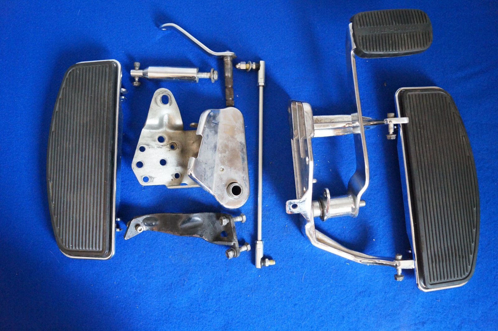 Genuine Harley Softail Deluxe Fatboy Heritage Floorboard Mounts