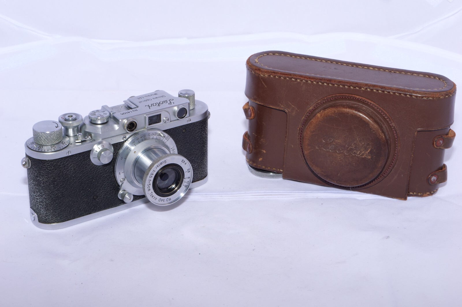 LEOTAX D IV vintage Leica Copy camera. Tokyo Simlar 5cm/3.5 LEOTAX D IV vintage Leica Copy camera. Tokyo Simlar 5cm/3.5