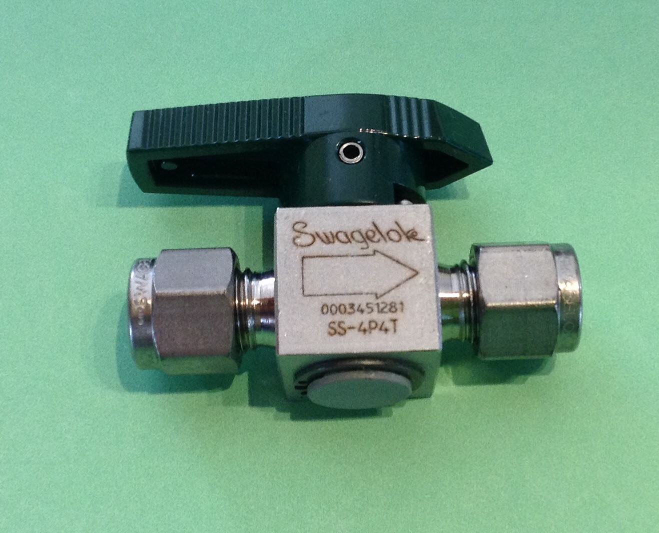 Swagelok SS-4P4T 1/4" Quarter Turn Plug Valve NEW Stainless SteelのeBay公認海外通販｜セカイモン