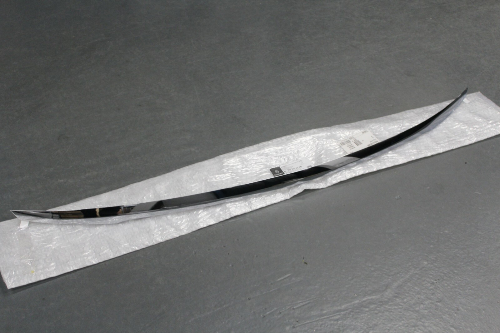 NEW Genuine Mercedes-Benz W205 C-Class REAR Boot Lid Chrome Insert ...