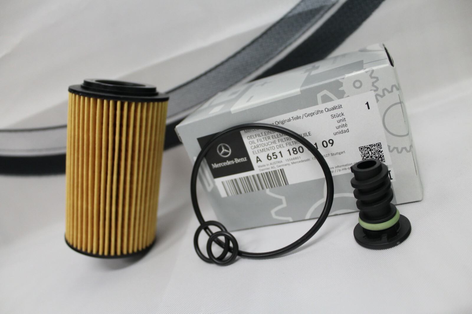 Genuine Mercedes-Benz W205 C-Class C200 C220 C250d Oil Filter & Engine ...