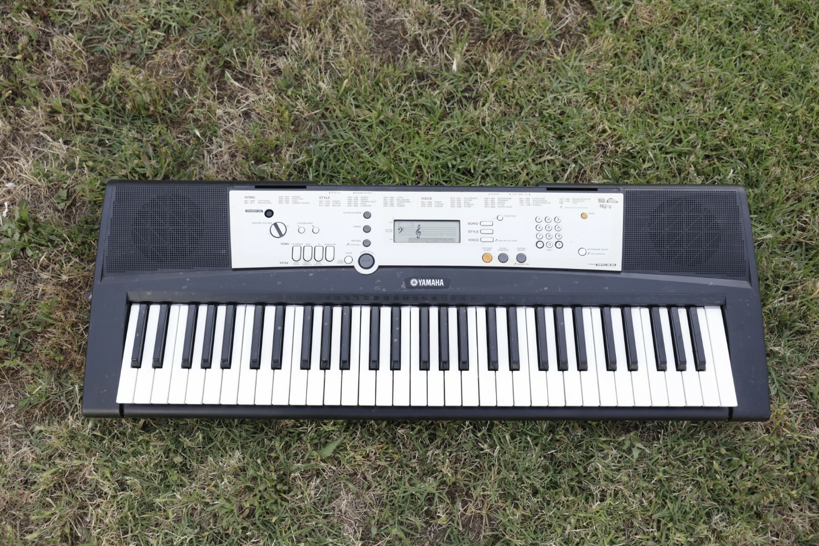Yamaha PSR-E203 61-Key Portable Keyboard