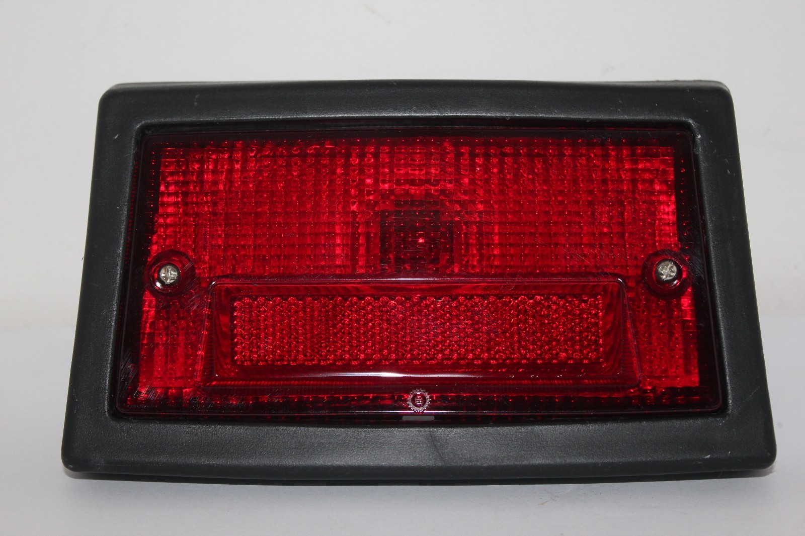 CubCadet Yanmar Tail Light Assy Lamp Rear 198254-53600 CY CubCadet Yanmar Tail Light Assy Lamp Rear 198254-53600 CY