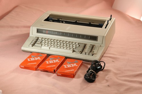 1990 IBM Personal Wheelwriter on the Typewriter Database