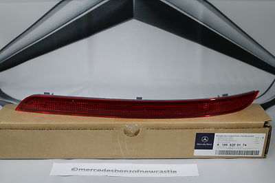 NEW Genuine Mercedes-Benz 166 ML RH Rear Bumper Reflector Lens ...