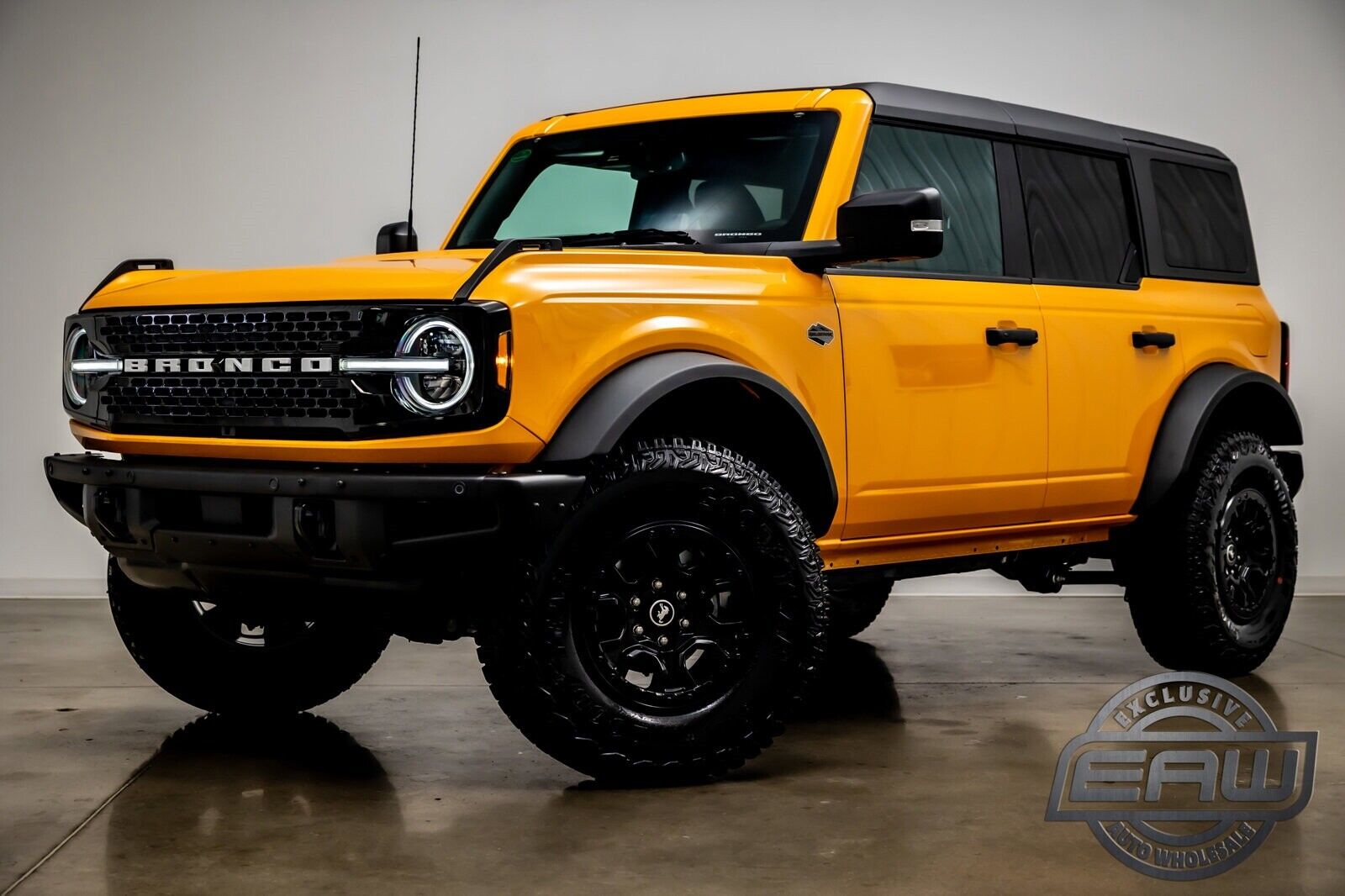 2022 Ford Bronco Wildtrak 10 Miles Cyber Orange Metallic Tricoat ...