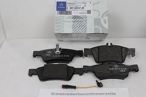 Genuine Mercedes-Benz W212 E-Class C218 CLS REAR Brake Pads & Sensor ...