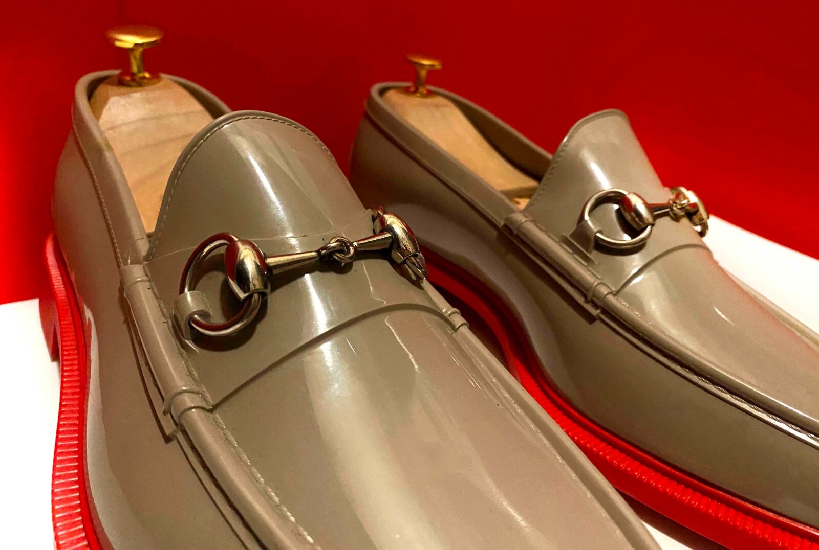 $889.00 !! GUCCI LUXURY MEN GRAY & RED SOLE RUBBER LOAFERS $889.00 !! GUCCI LUXURY MEN GRAY & RED SOLE RUBBER LOAFERS