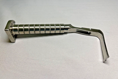 Lighted Retractors | Shelly Lighting