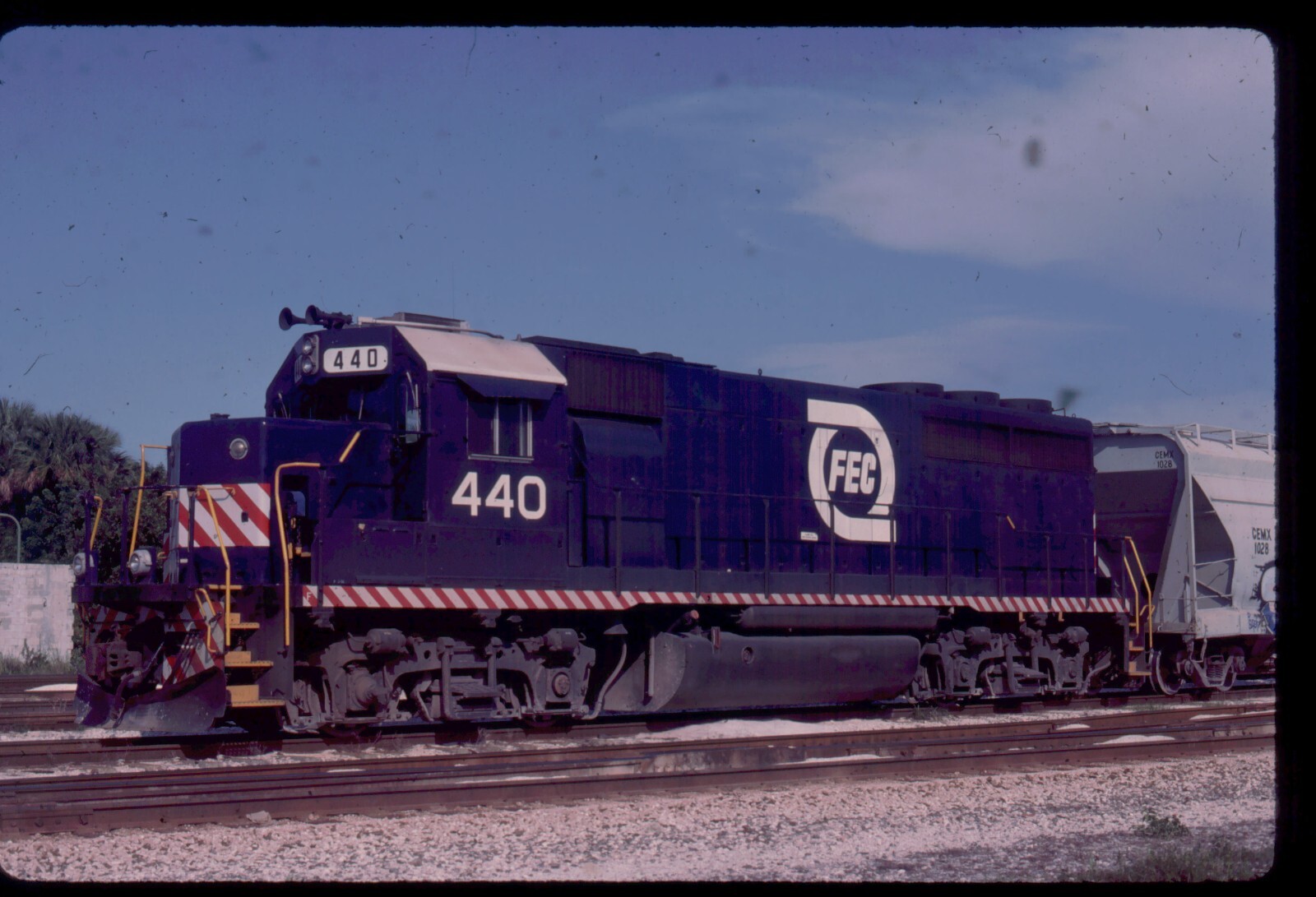 FLORIDA EAST COAST FEC GP40 440 rare shortline KODACHROME ORIGINAL SLIDEのeBay公認海外通販｜セカイモン