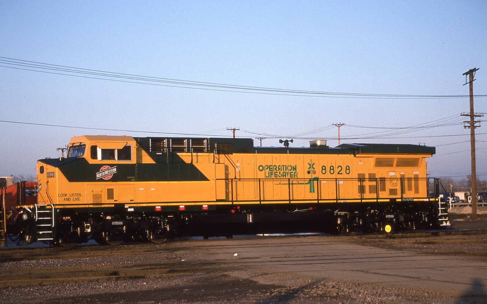 Original Slide CNW North Western AC4400CW #8828 - Proviso Yard IL 1994のeBay公認海外通販｜セカイモン