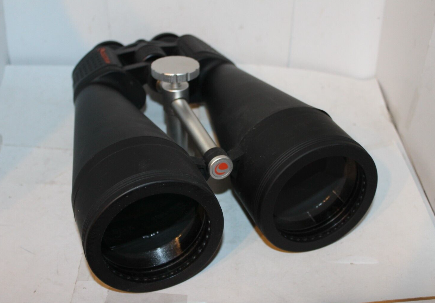 Celestron Skymaster 20x80 Binoculars | binocularsi.com
