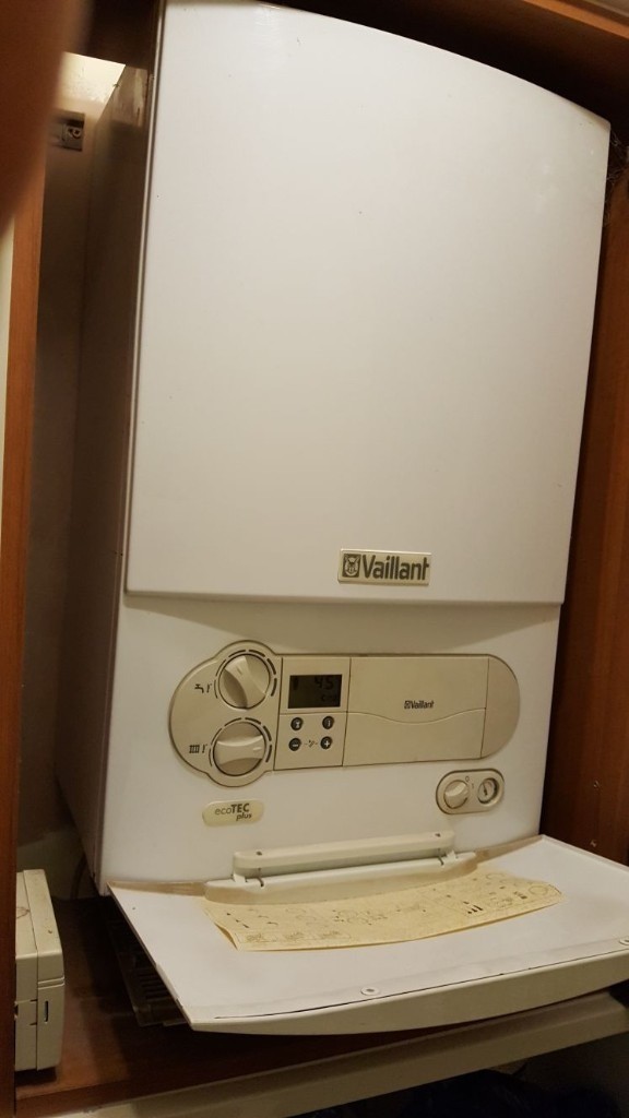 Vaillant ecotec plus 824 combi boiler selling my old vaillant eco tec ...