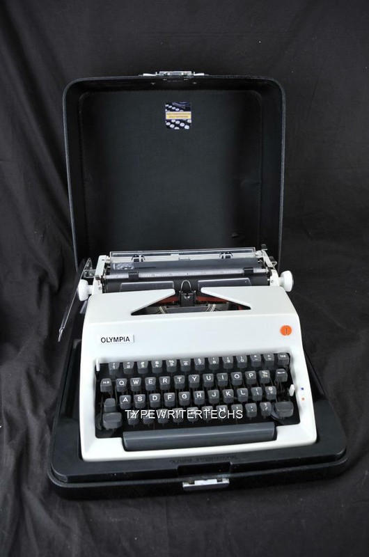 Olympia typewriter photos of Olympia SM8 by year then serial number by date