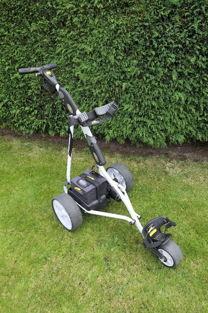 PowaKaddy Freeway Digital. Electric Golf Trolley. Excellent condition ...