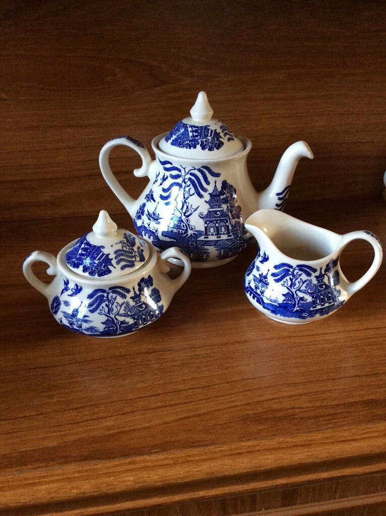 Set of 3 lovely old willow pattern tea set | in Huntly, Aberdeenshire ...