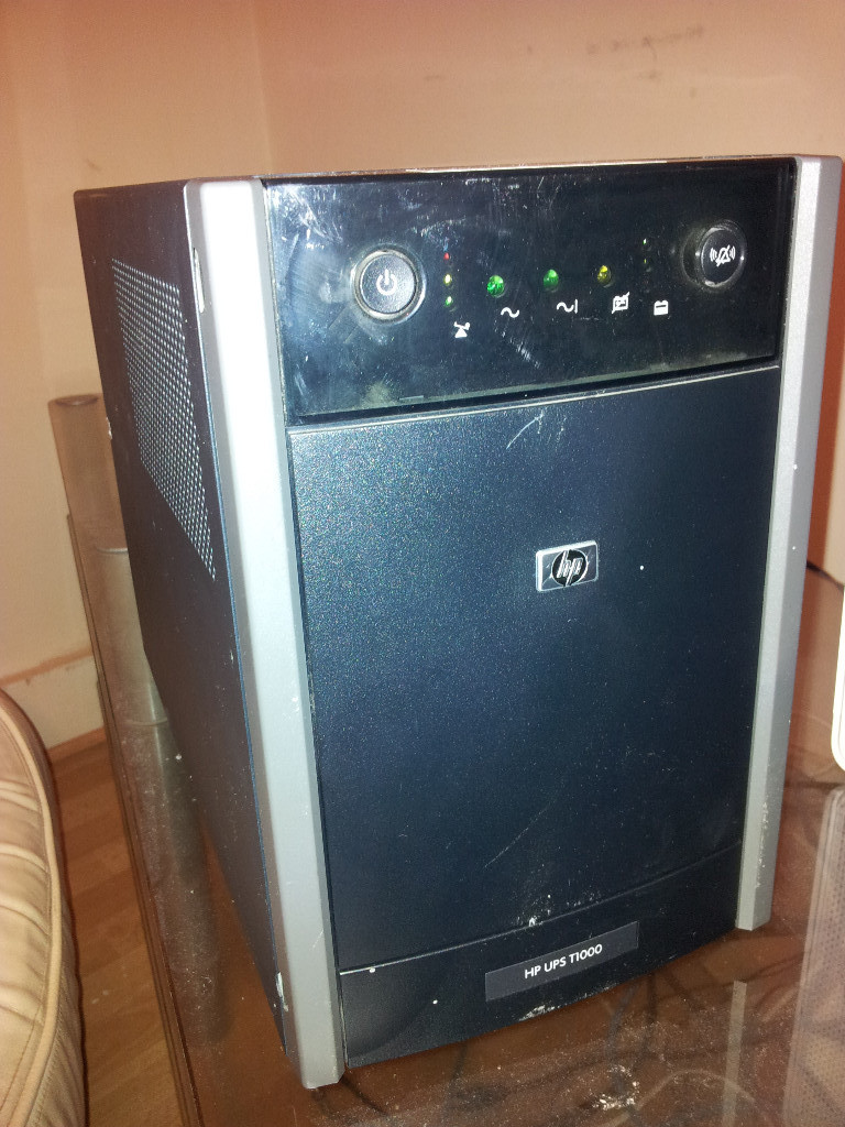 HP T1000 Server UPS fully equipped (very heavy for spares and repairs ...