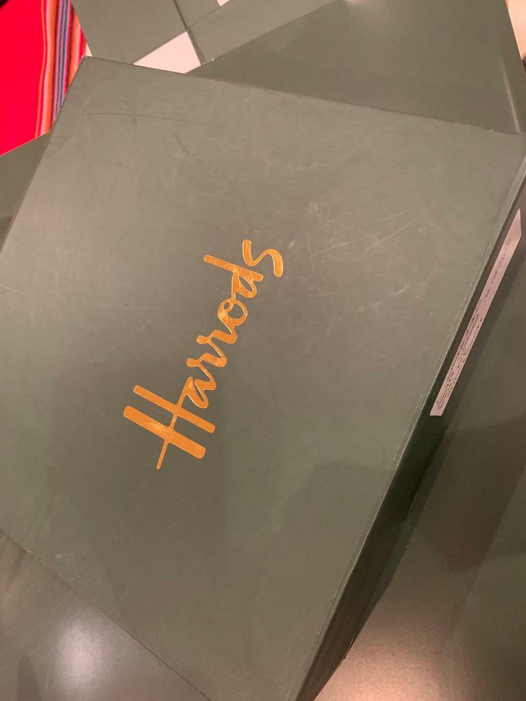 HARRODS LARGE GIFT BOX - RRP - £18 | in Southfields, London | Gumtree