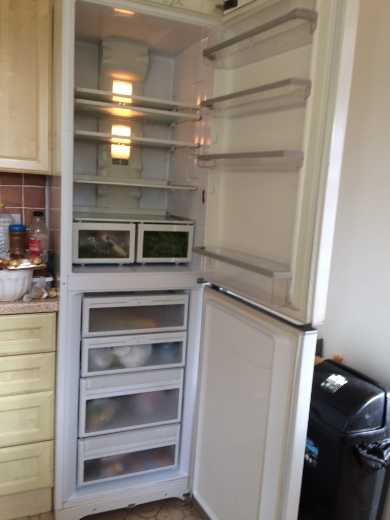 Hotpoint FF200L Future Frost Free Freestanding Fridge Freezer | in ...