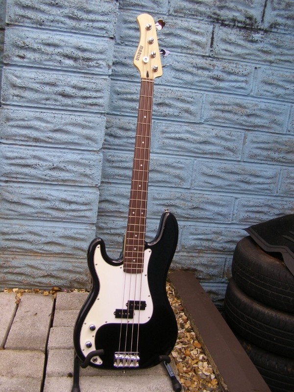 Marlin ‘state of the art’ bass guitar
