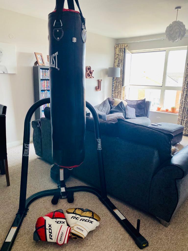 Everlast Punching Bag Stand Set Upgrade | semashow.com