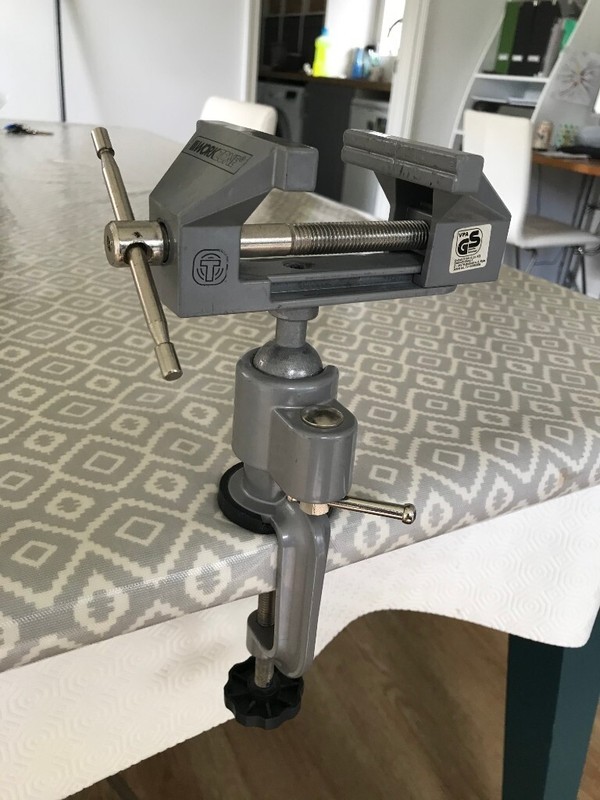 Hobby vice with adjustable tilt 3\" 70mm jaws