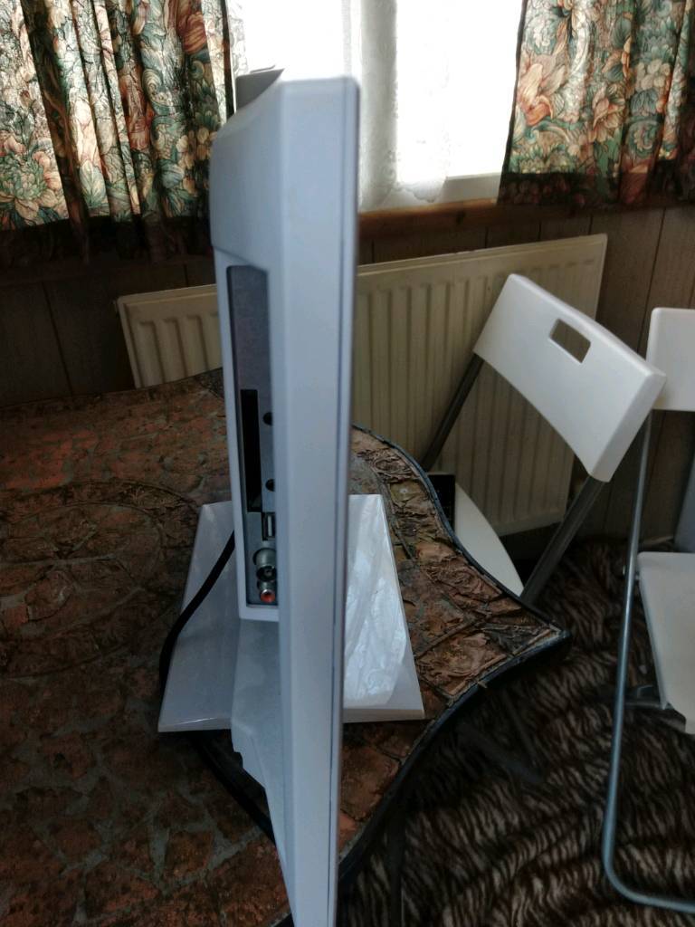 24 inch white tv dvd combo | in Oxfordshire | Gumtree