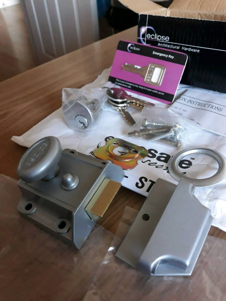 Yale type front door lock | in Irthlingborough, Northamptonshire | Gumtree