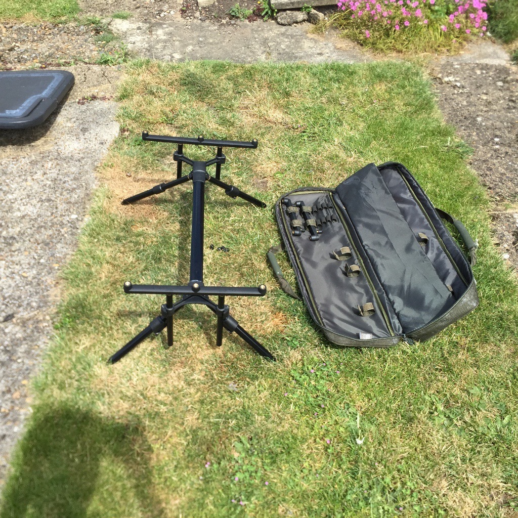 fox stalker plus pod includes case & buzz bars rod pods | in Bexley ...