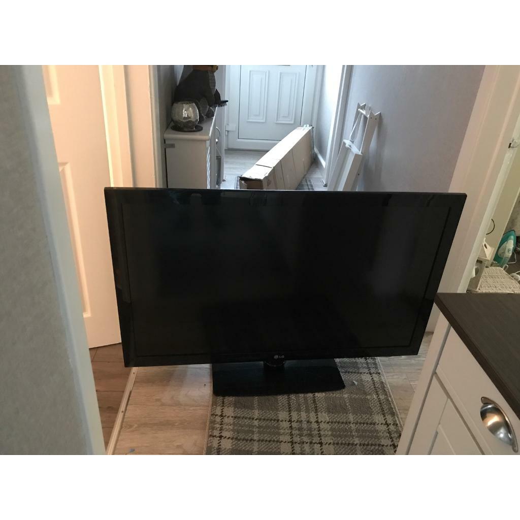 Flat Screen 45” LG TV | in Muirhead, Glasgow | Gumtree