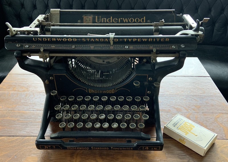 Underwood typewriter photos of Underwood 3 by year then serial number ...