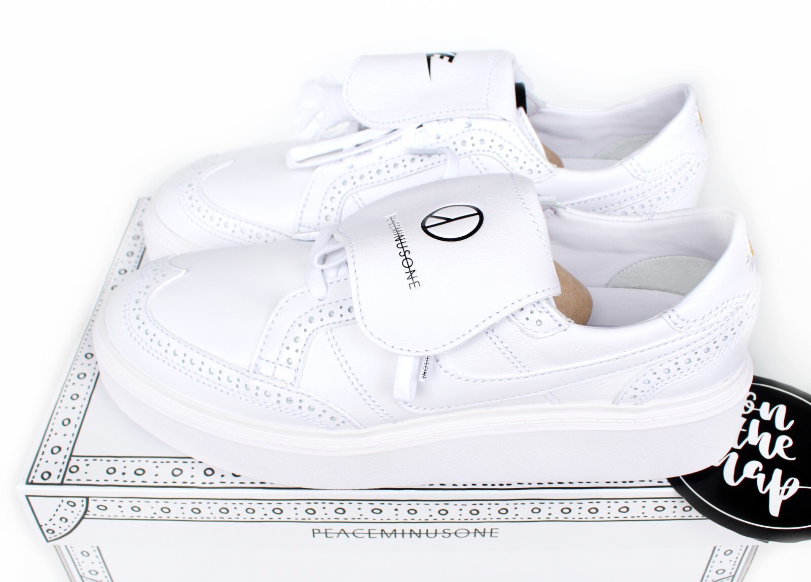 Nike x Peaceminusone Kwondo 1 G-Dragon Triple White UK 5 8 9 Nike x Peaceminusone Kwondo 1 G-Dragon Triple White UK 5 8 9