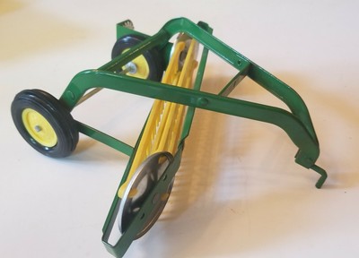 Ertl John Deere Hay Rake | Ertl John Deere - www.mygreen.farm