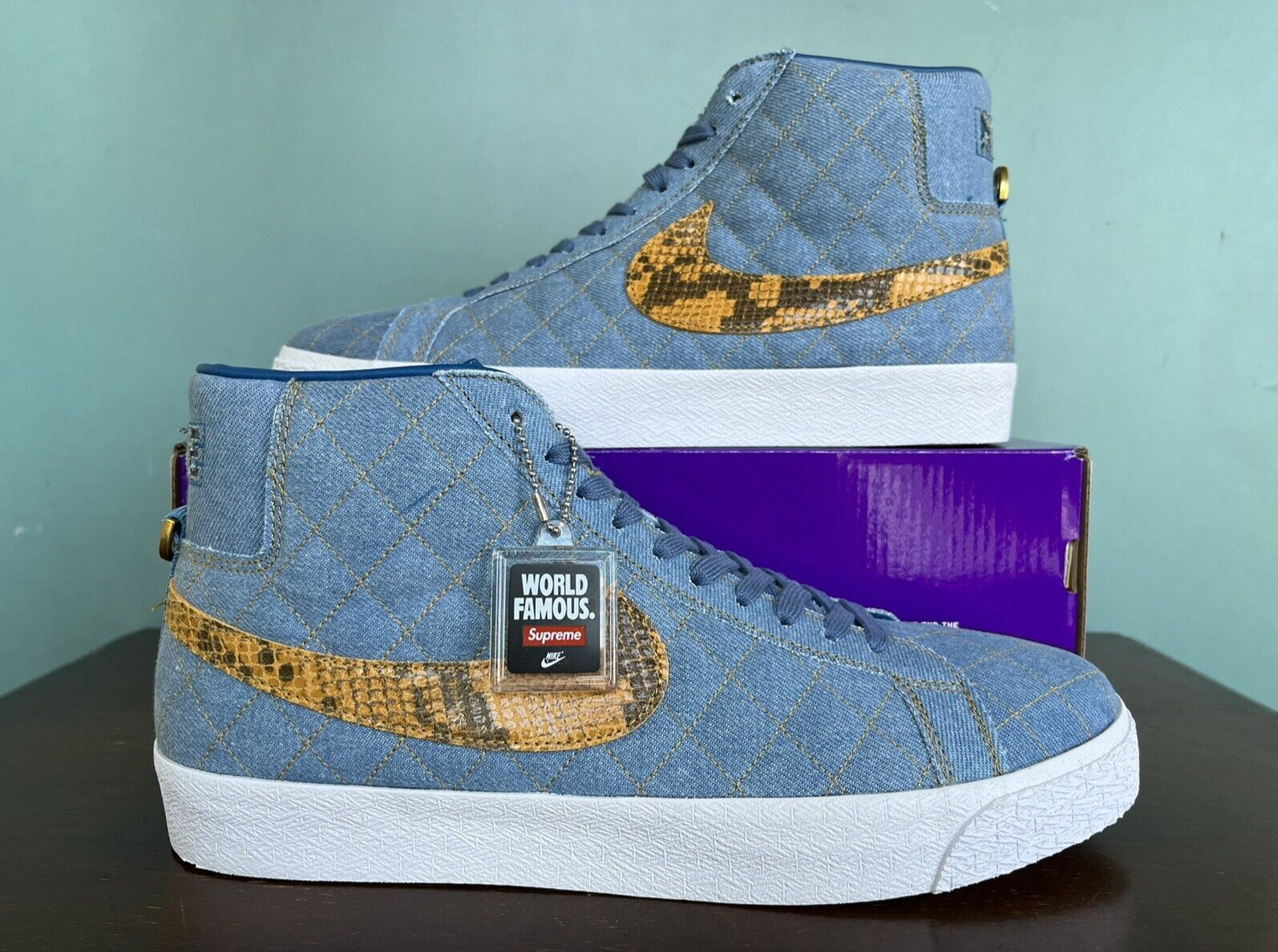 Nike SB Zoom Blazer Mid QS x Supreme Nike SB Zoom Blazer Mid QS x Supreme